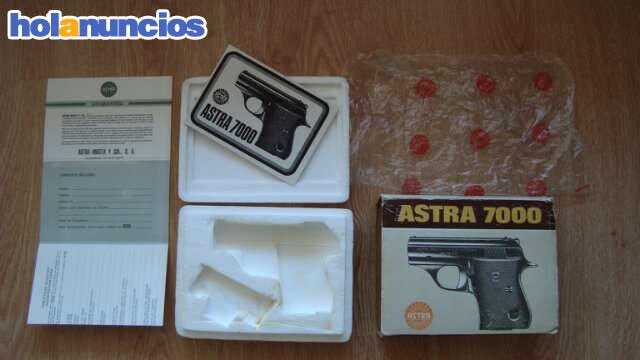 CAJA PISTOLA ASTRA MOD& 7000 CAL 22 LR - Armas