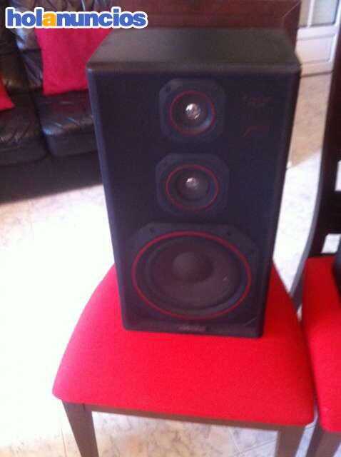 VENDO CADENA MUSICAL Y 2 ALTAVOCES 3 4W - Equipos de sonido
